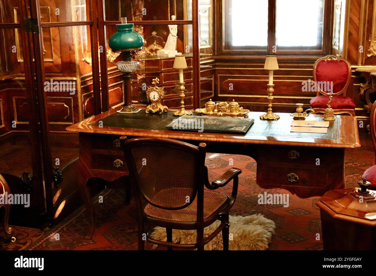 Vintage photo of palace of schonbrunn hi-res stock photography and ...