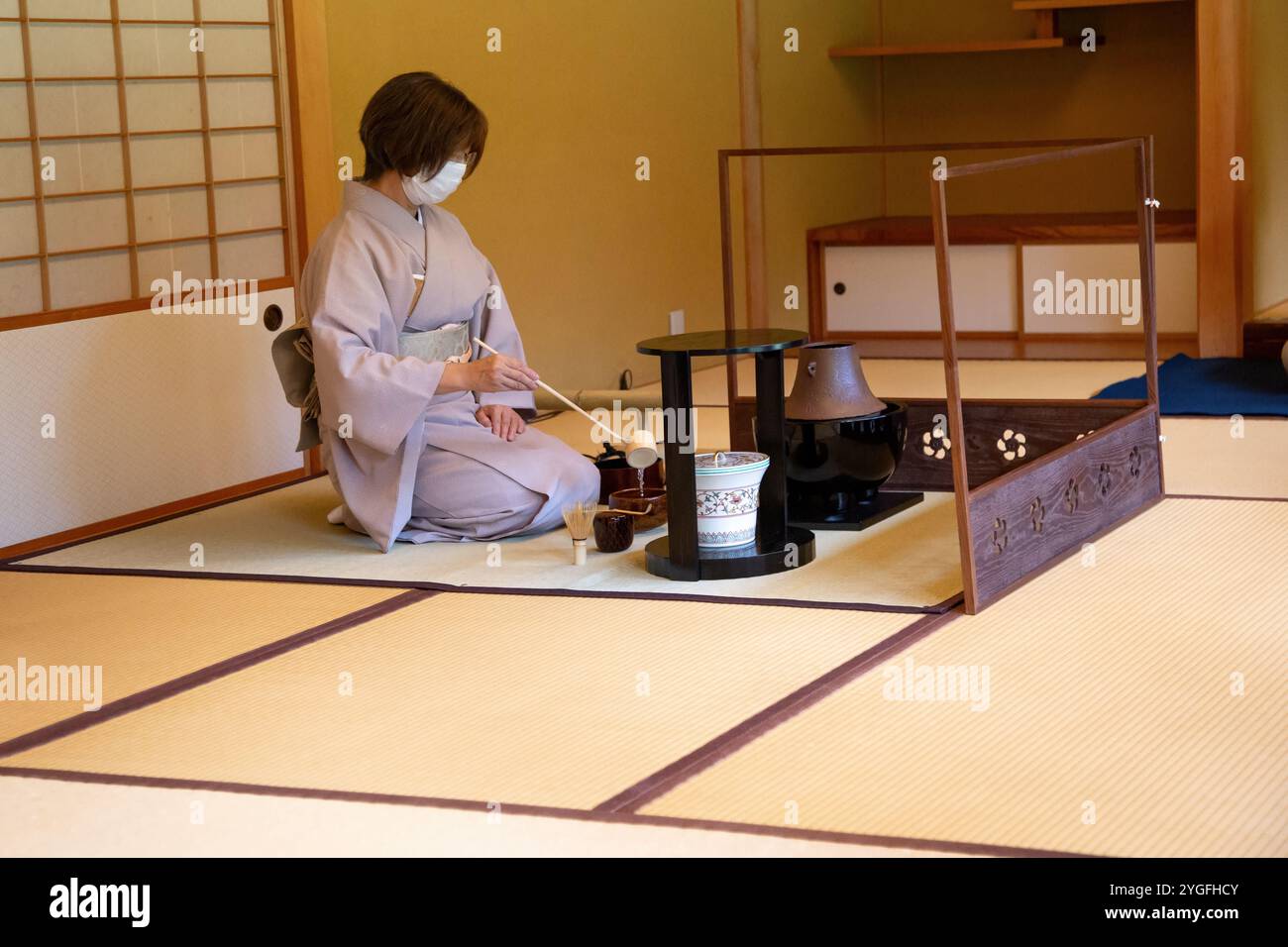 Japanese tea ceremony in Kenrokuen Garden, Kanazawa, Japan Stock Photo ...