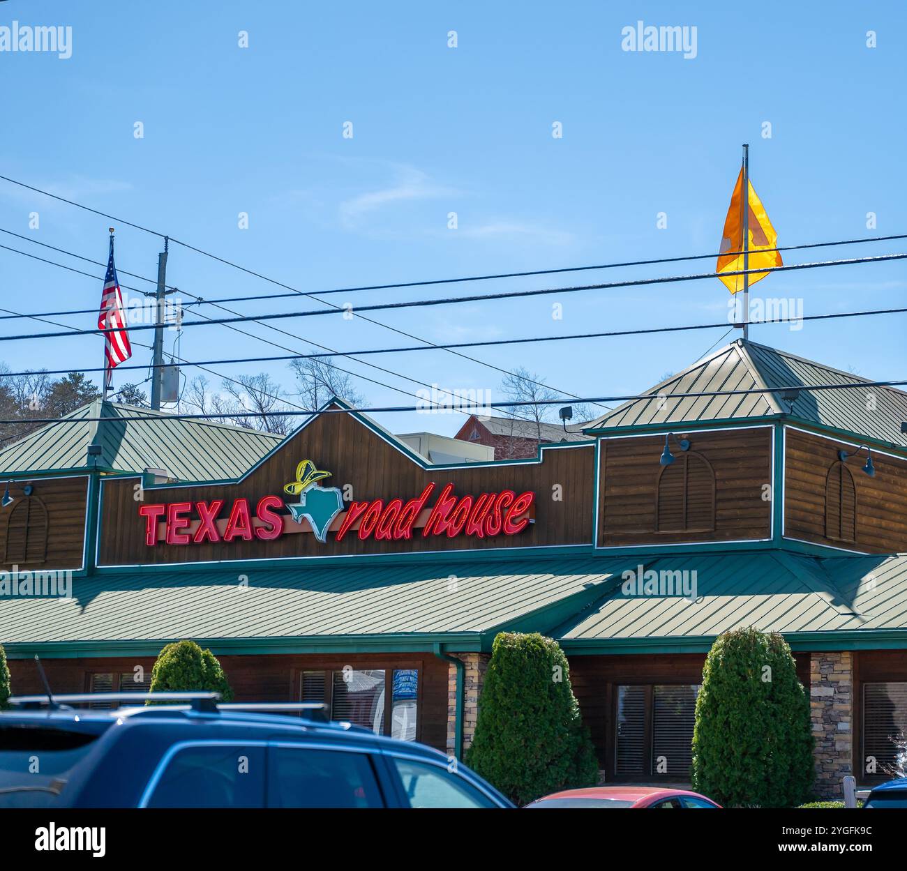 PIGEON FORGE, TN - 12 MAR 2024: Texas Roadhouse restaurant and sign ...