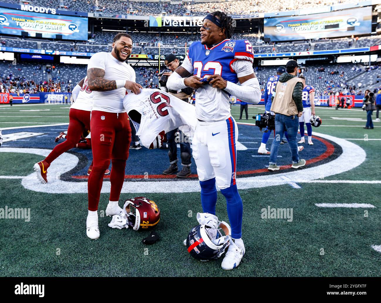 Washington Commanders running back Chris Rodriguez Jr (23) and New York ...