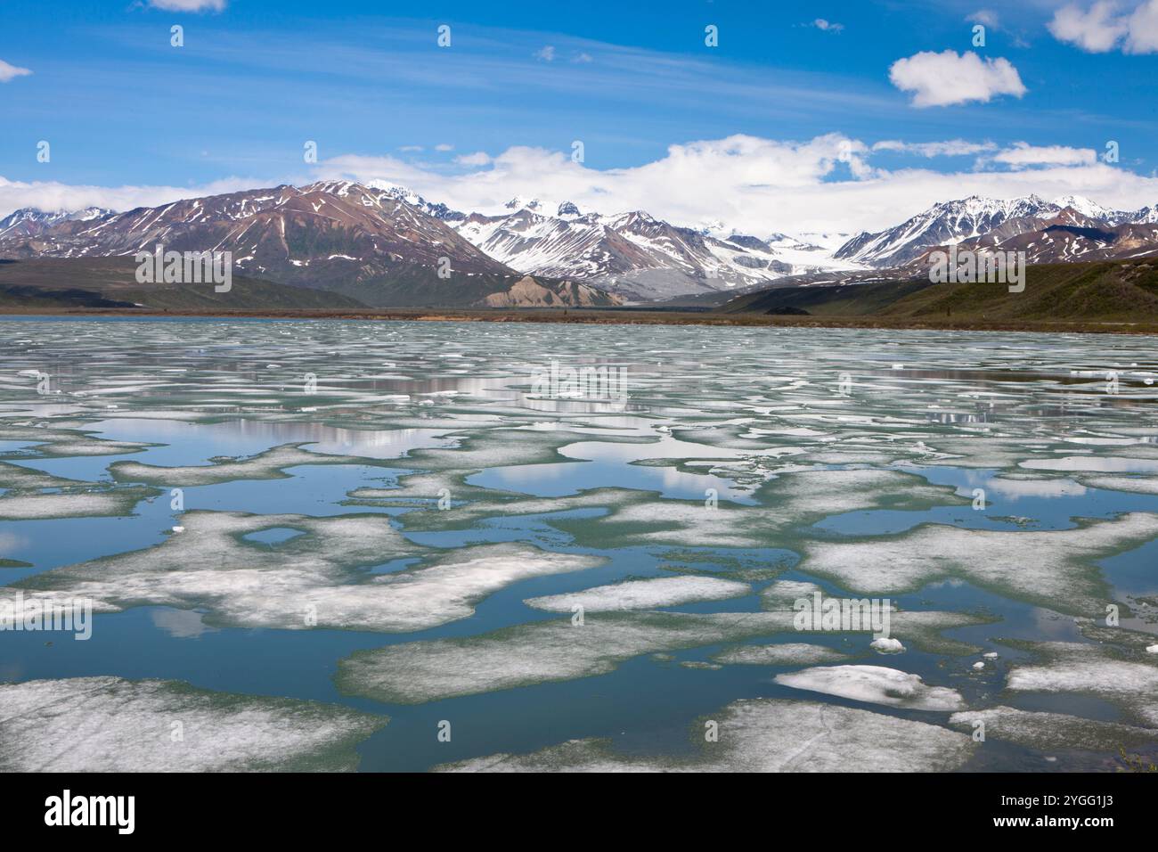 Summit Lake, Paxson, Richardson Highway, Alaska, U.S.A Stock Photo - Alamy