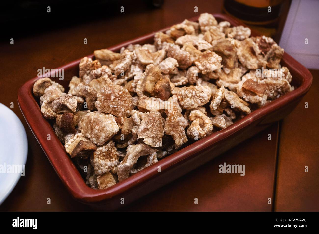crackling crackling, in a rustic cumbuca, Self service, restaurant food ...