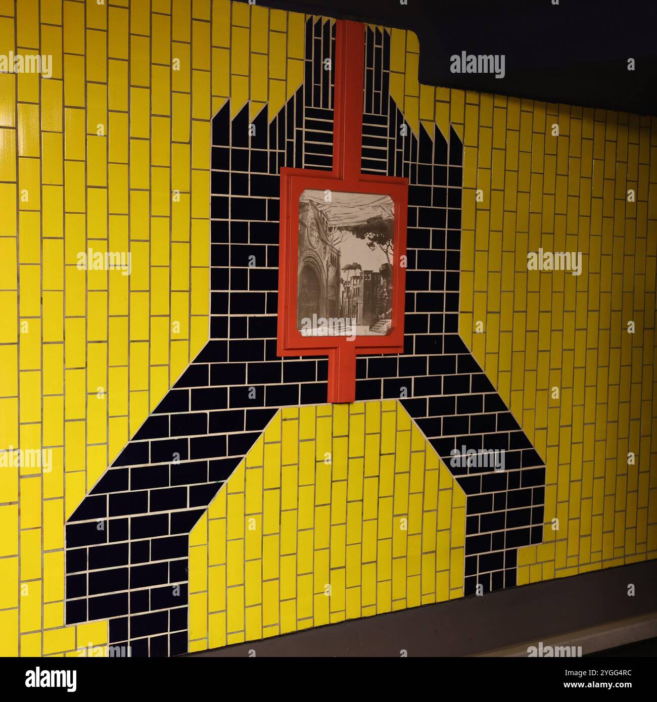 Berlin tunnel gold hi-res stock photography and images - Alamy