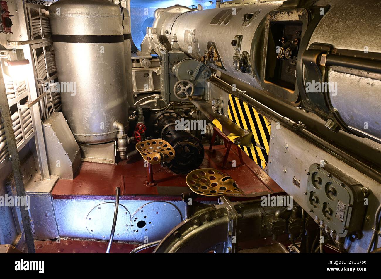 Inside the forward Turret of an American Battleship Stock Photo - Alamy
