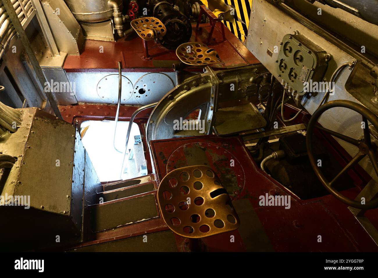 Inside the forward Turret of an American Battleship Stock Photo - Alamy
