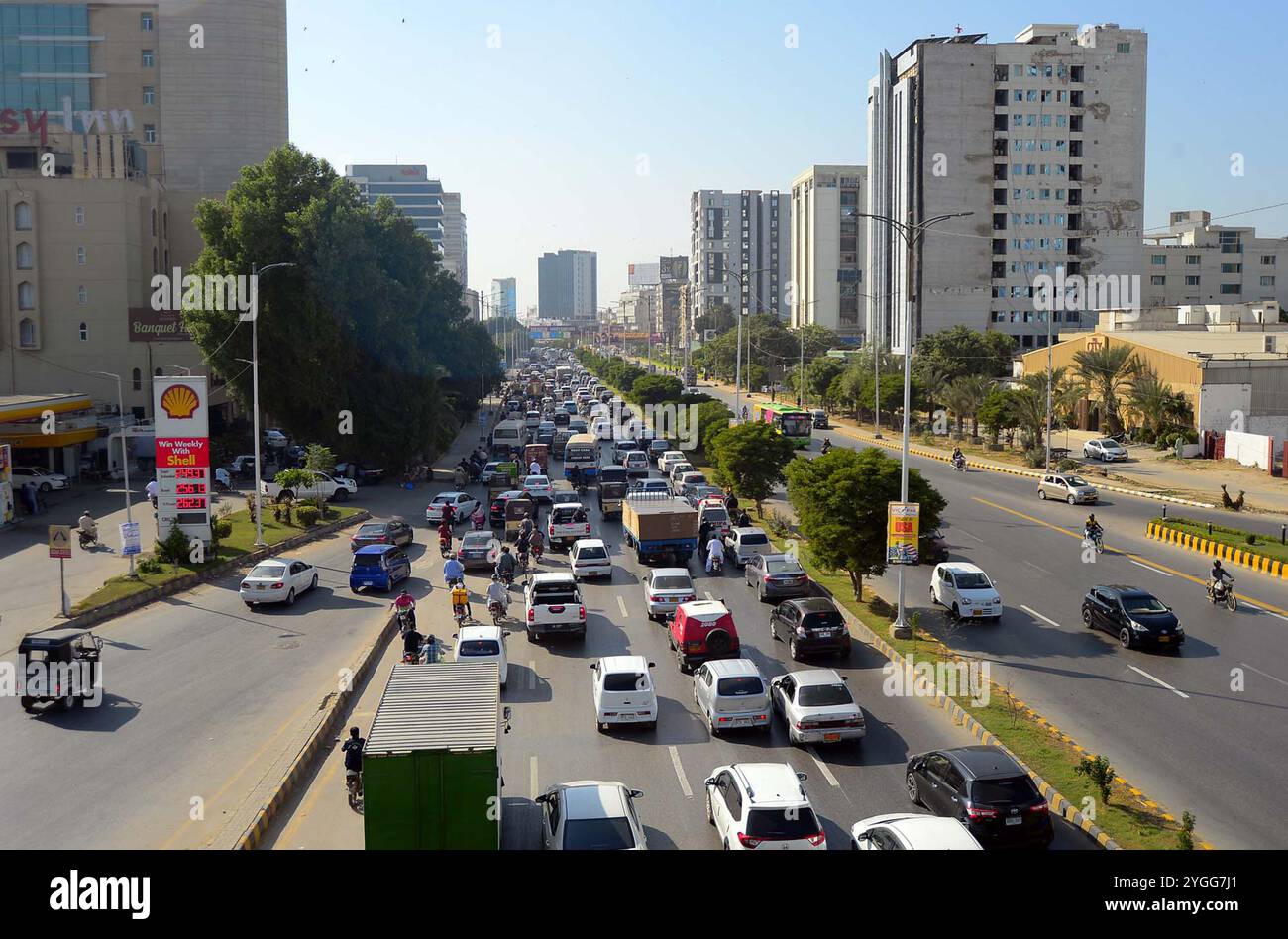 A large numbers of vehicles stuck in traffic jam due to negligence of ...