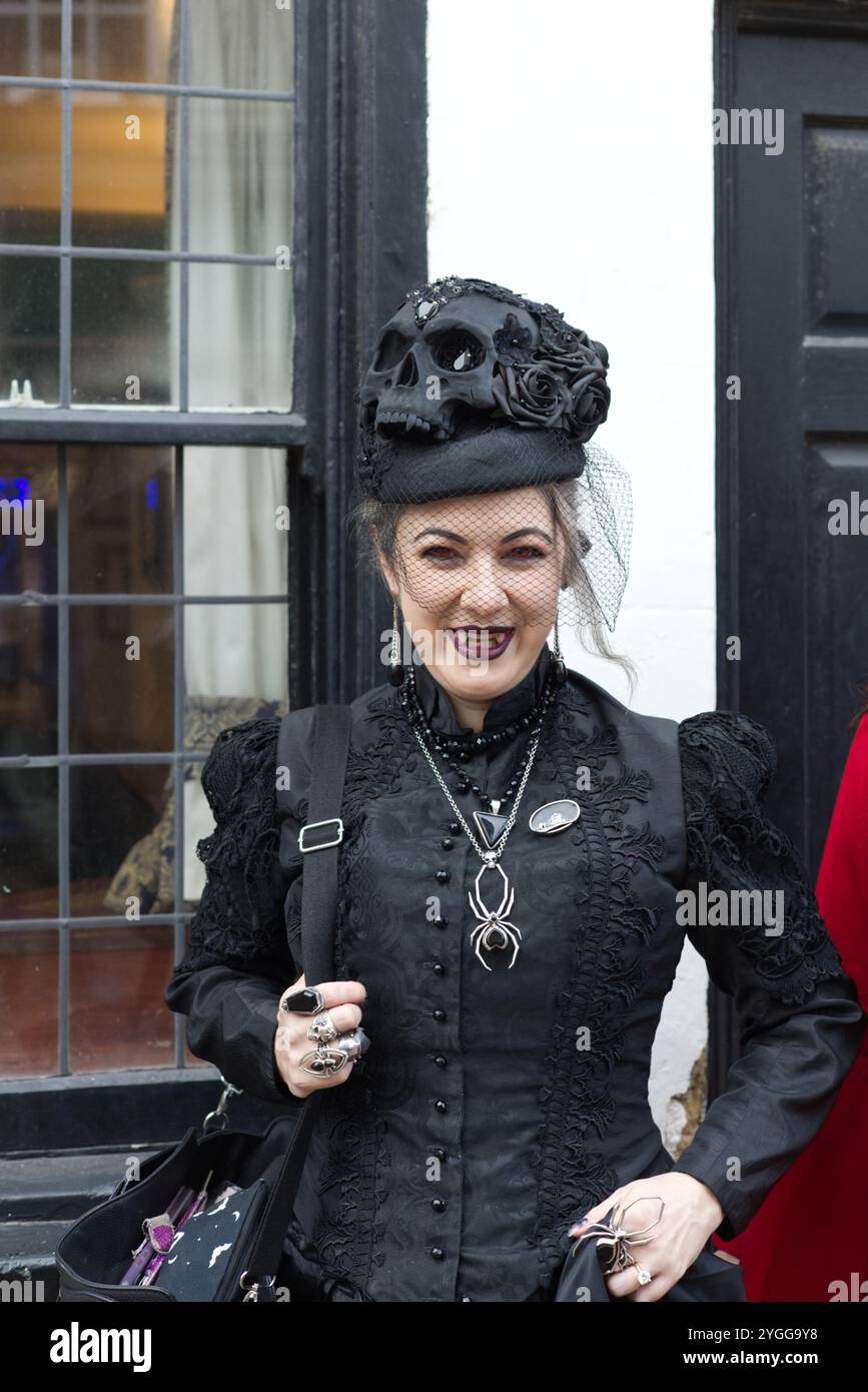 female Victorian vampire at the Whitby Goth Weekend Stock Photo - Alamy
