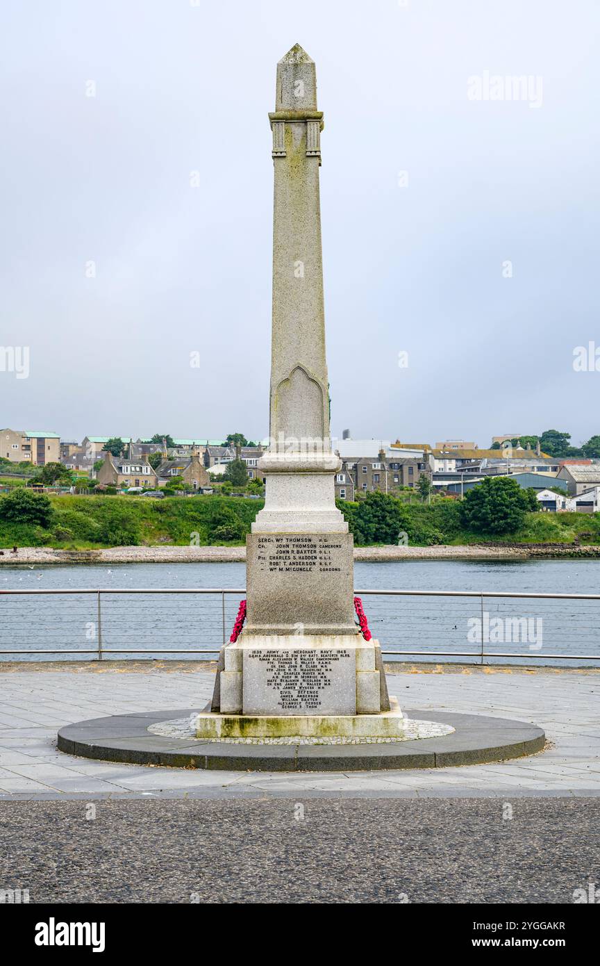 War Memorial at the junction of Pocra Quay and New Pier Road, Footdee ...