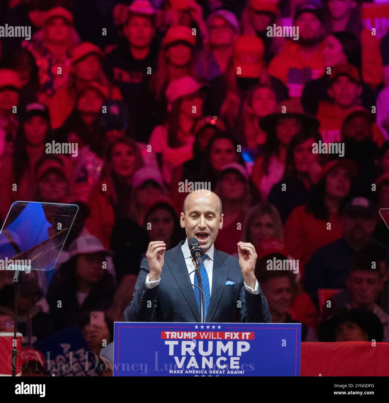 Stephen miller and trump hi-res stock photography and images - Alamy
