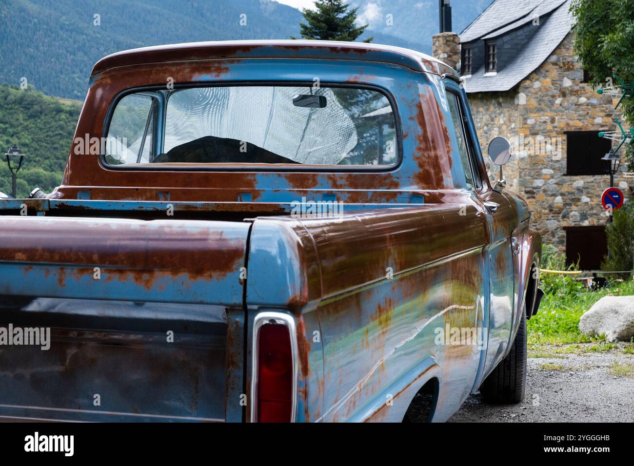 Custom american pickup truck hi-res stock photography and images - Alamy