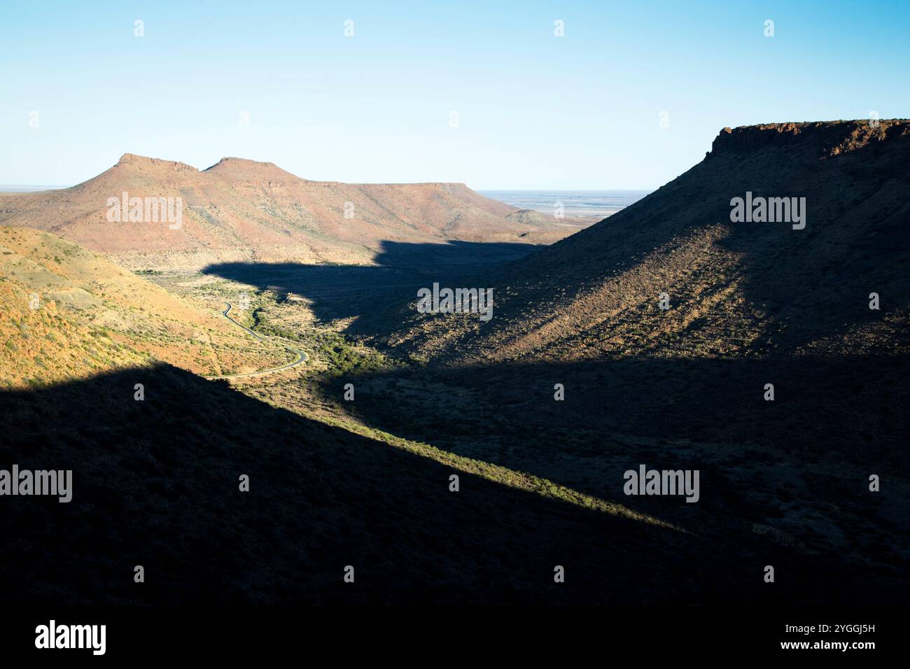 South africa great karoo mountains hi-res stock photography and images ...