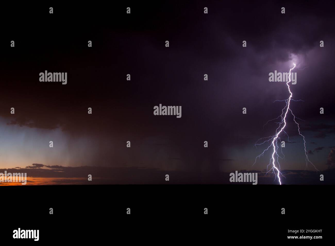 Africa lightning hi-res stock photography and images - Alamy