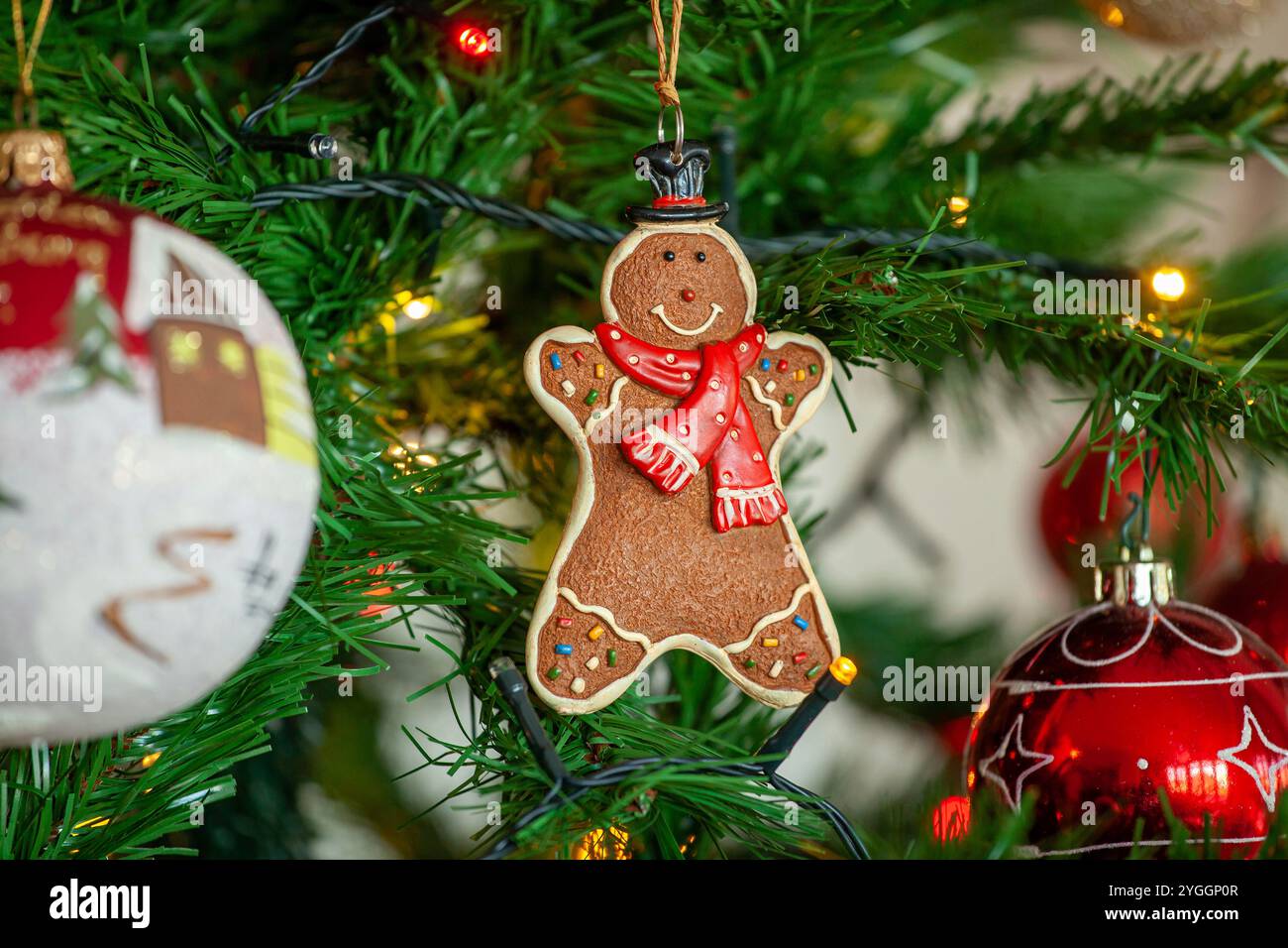 Gingerbread man christmas tree hi-res stock photography and images - Alamy