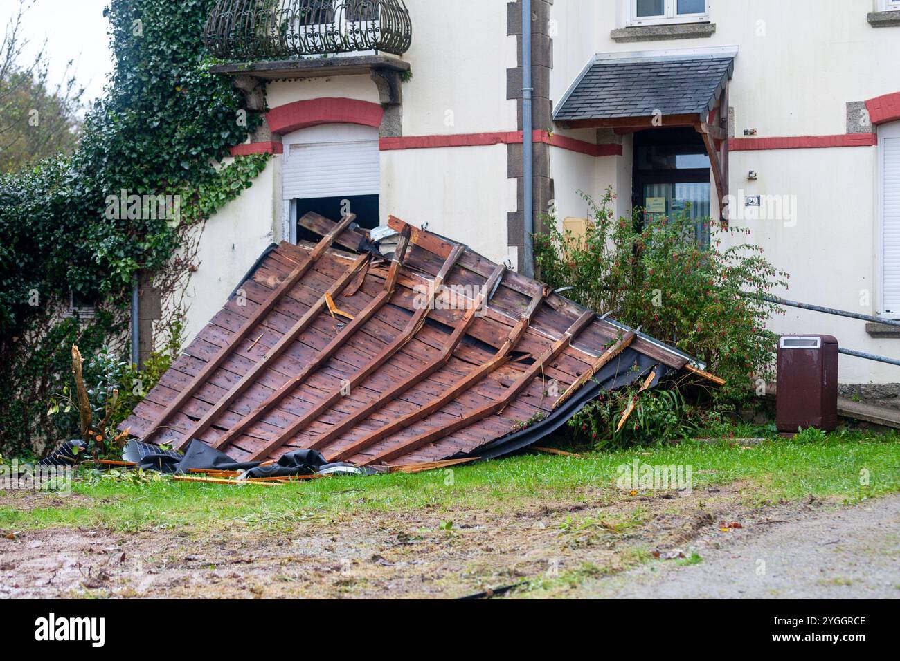Base of a house hi-res stock photography and images - Alamy