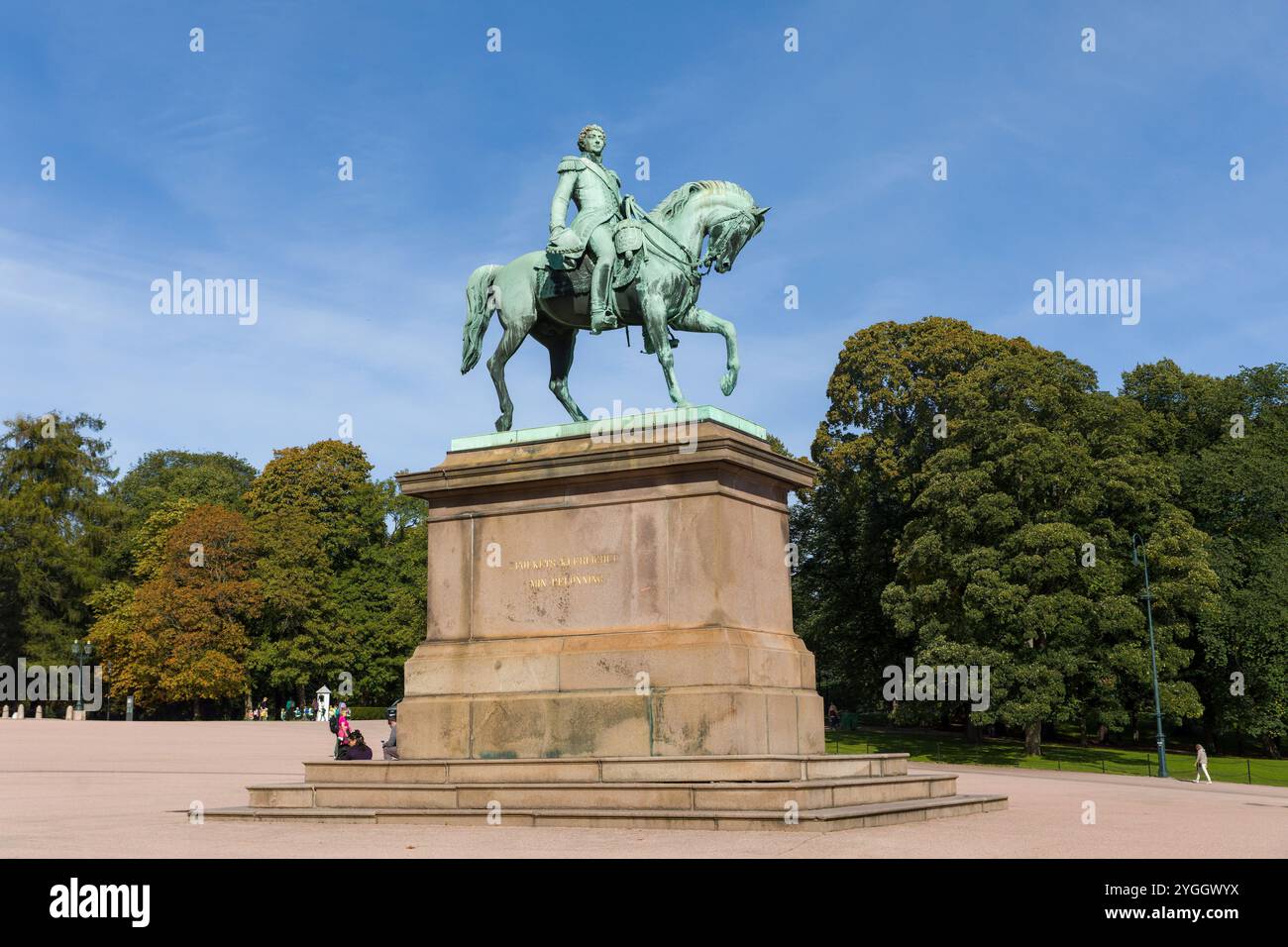 Statue of King Karl Johan III in front of the Royal Palace in Oslo ...