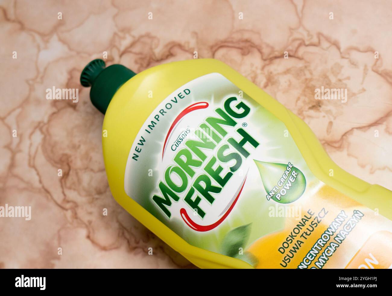 PZ Cussons Morning Fresh Lemon dishwashing liquid, super concentrate ...