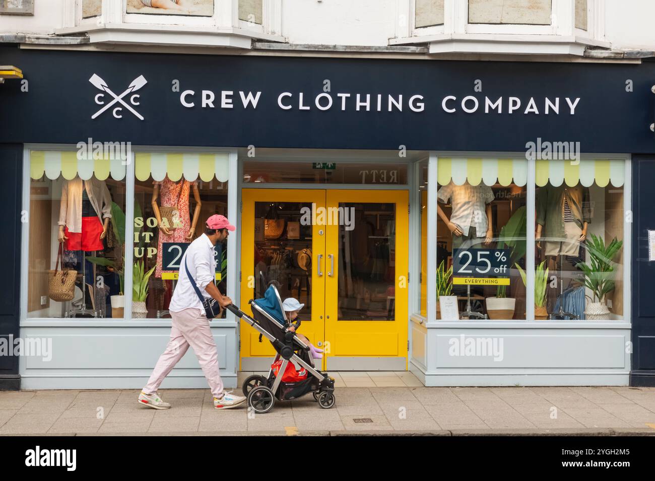 Shops frontage hi-res stock photography and images - Alamy