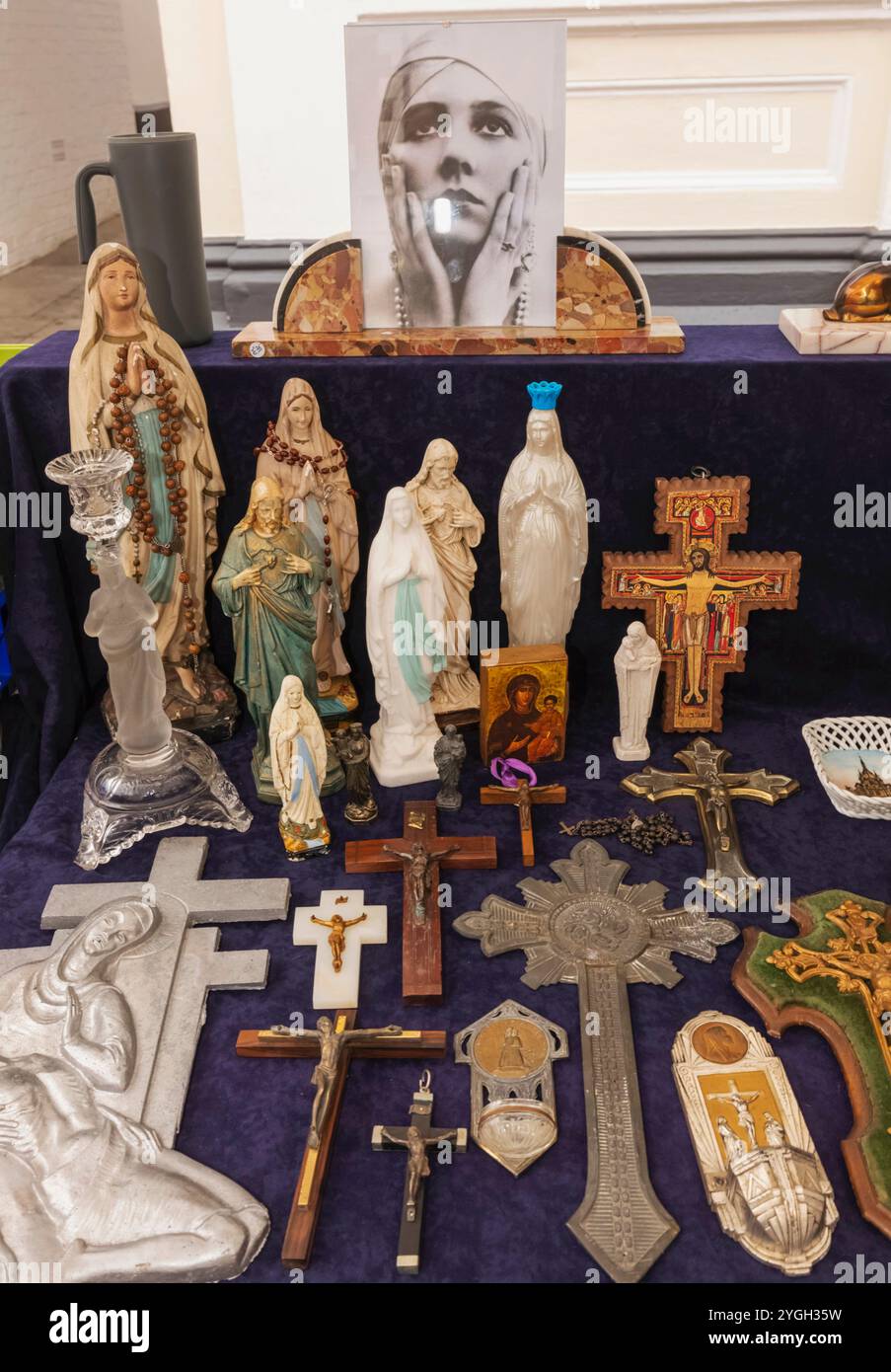 Antique vintage religious hi-res stock photography and images - Alamy
