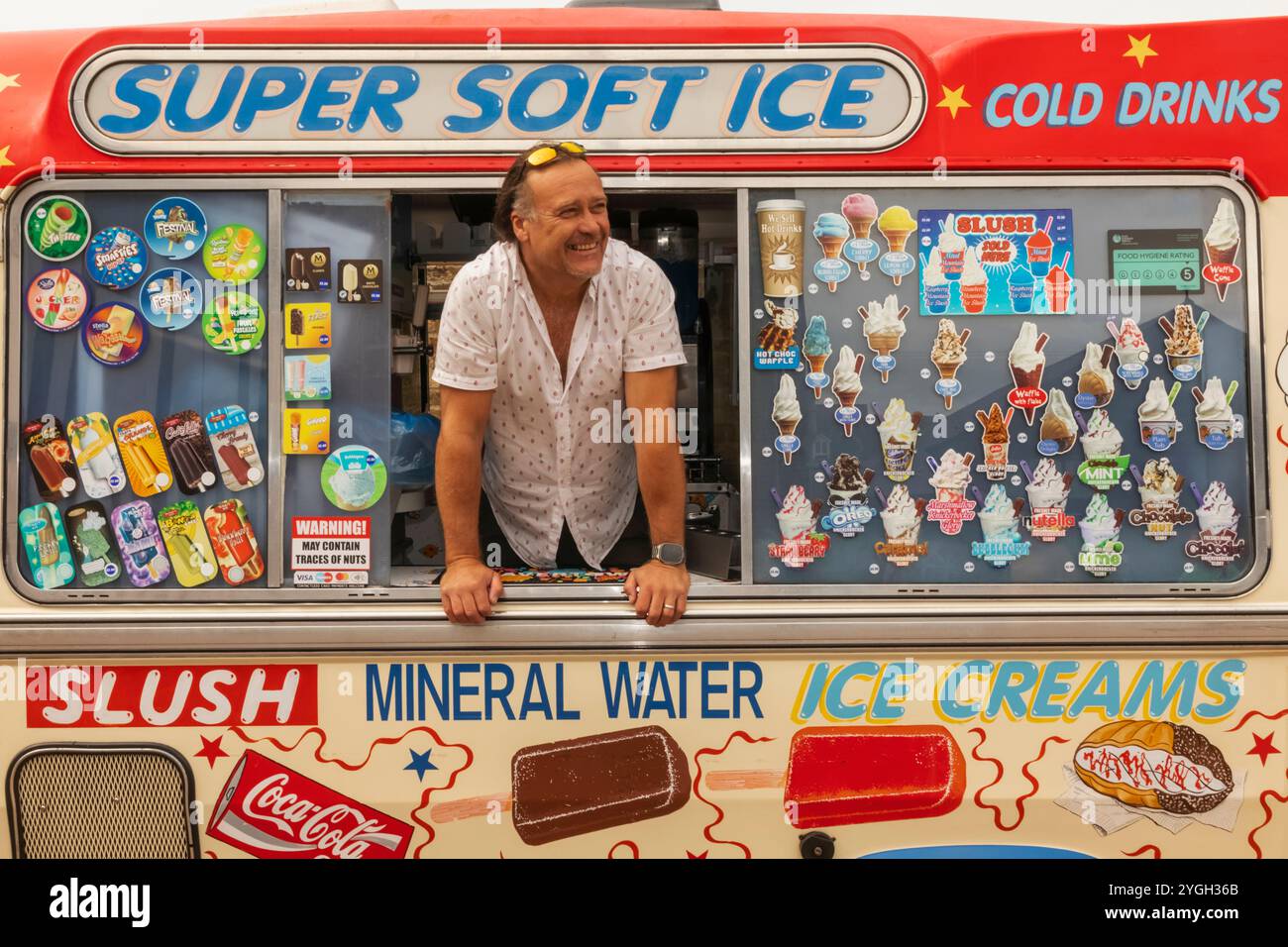 Man ice cream van hi-res stock photography and images - Alamy