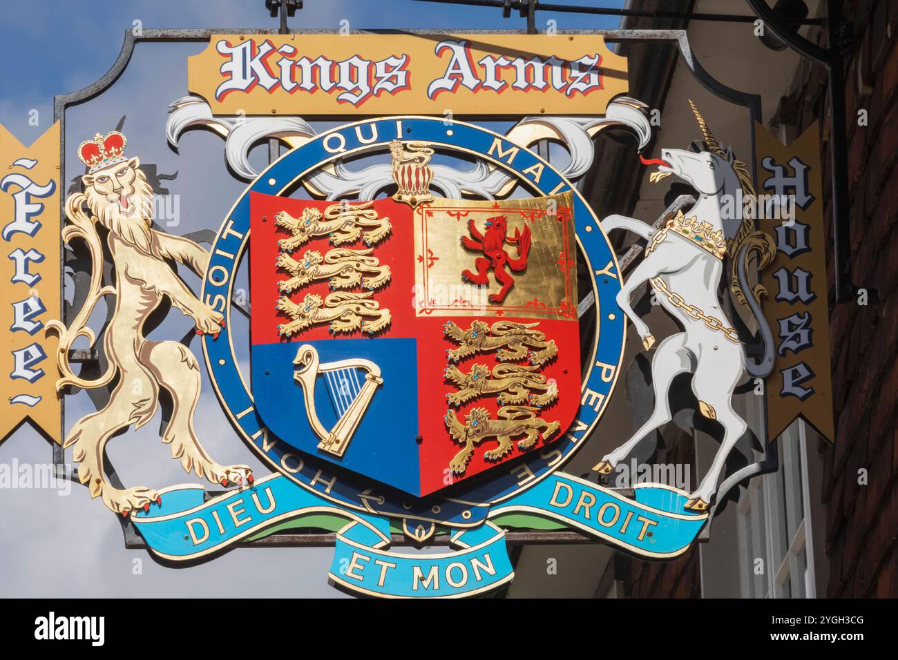 England, Kent, Elham Valley, Elham Village, The Kings Arms Pub Sign ...