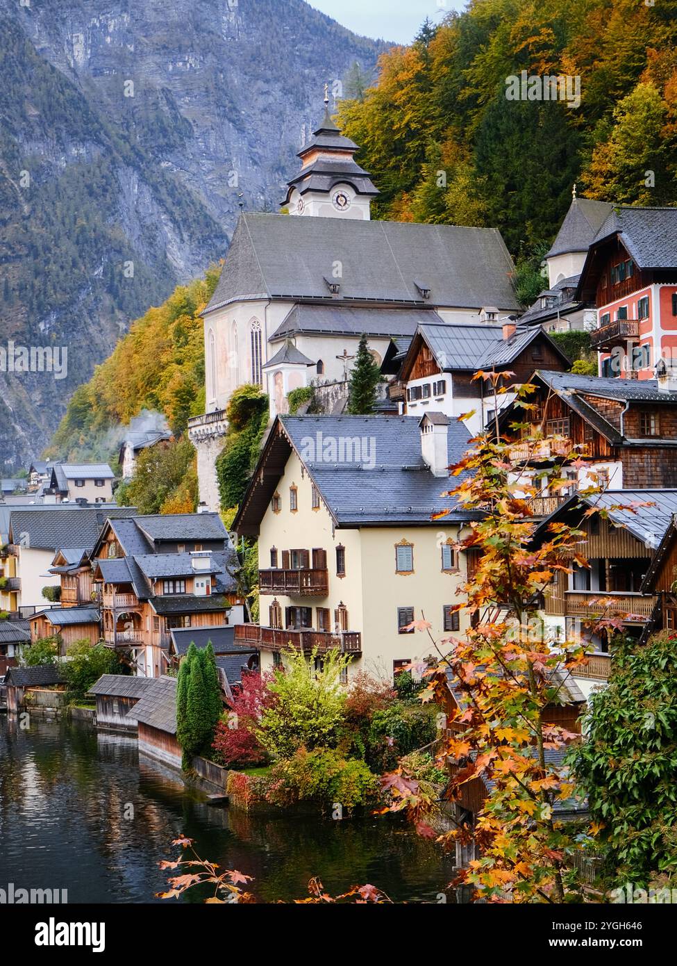 Hallstatt, Austria in Autumn. Fall in Hallstatt Stock Photo - Alamy