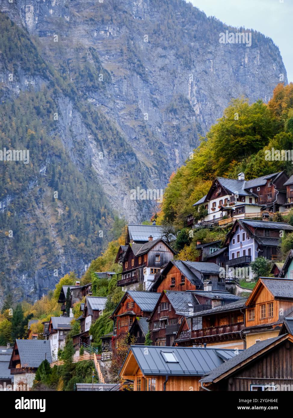 Hallstatt, Austria in Autumn. Fall in Hallstatt Stock Photo - Alamy