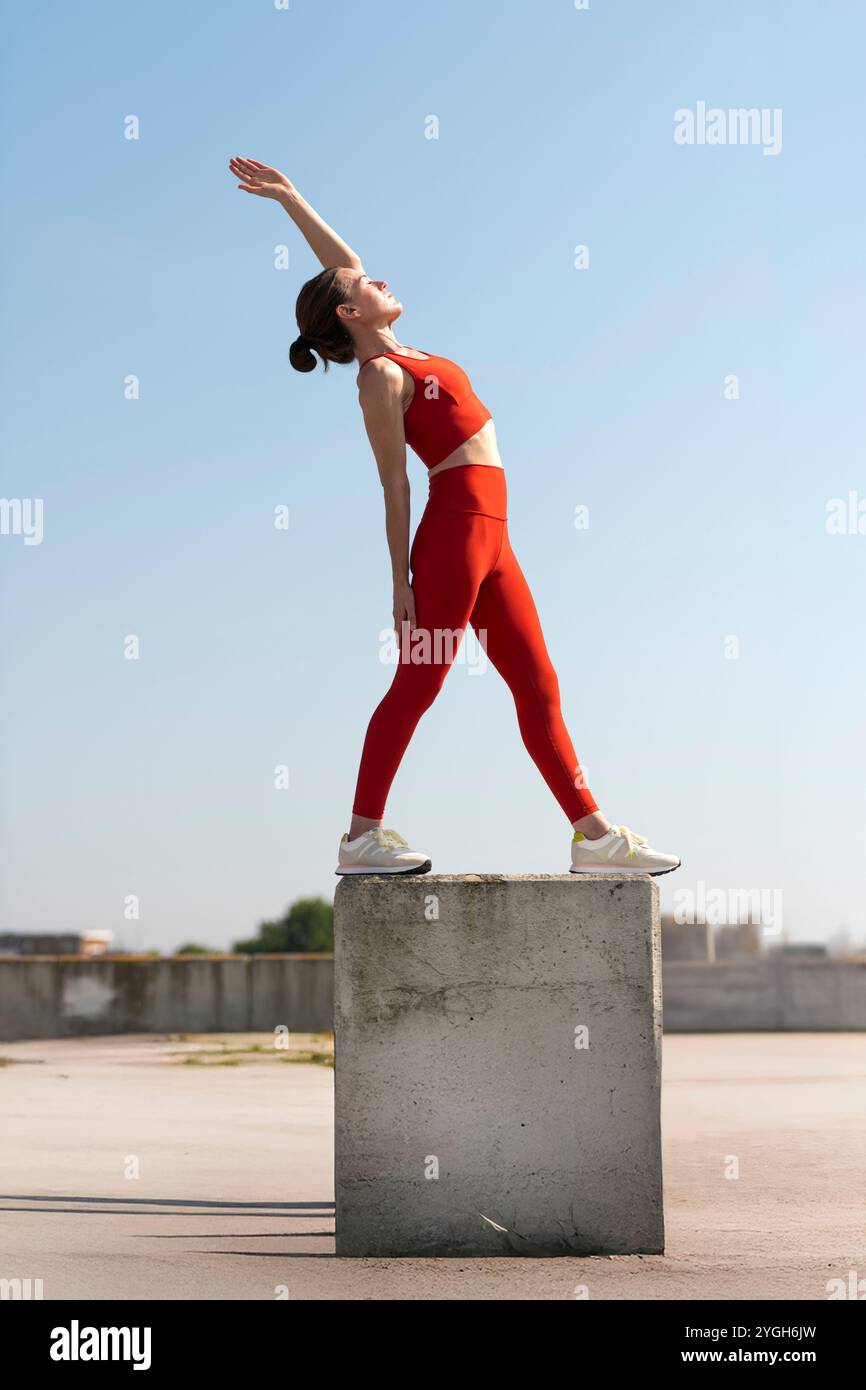 Raised arm pose hi-res stock photography and images - Alamy