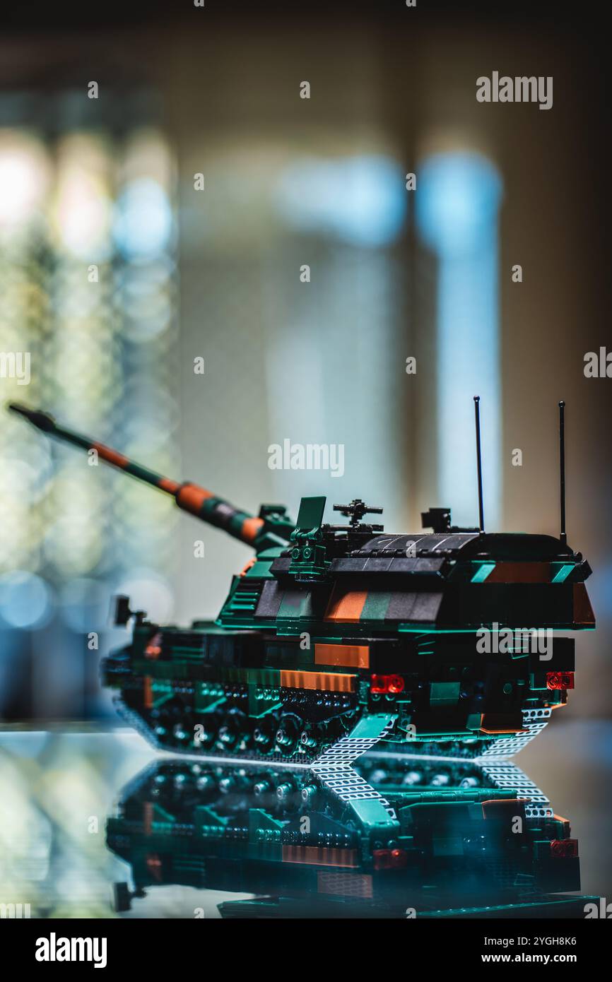 plastic toy model of modern German howitzer vehicle Panzerhaubitze 2000 ...