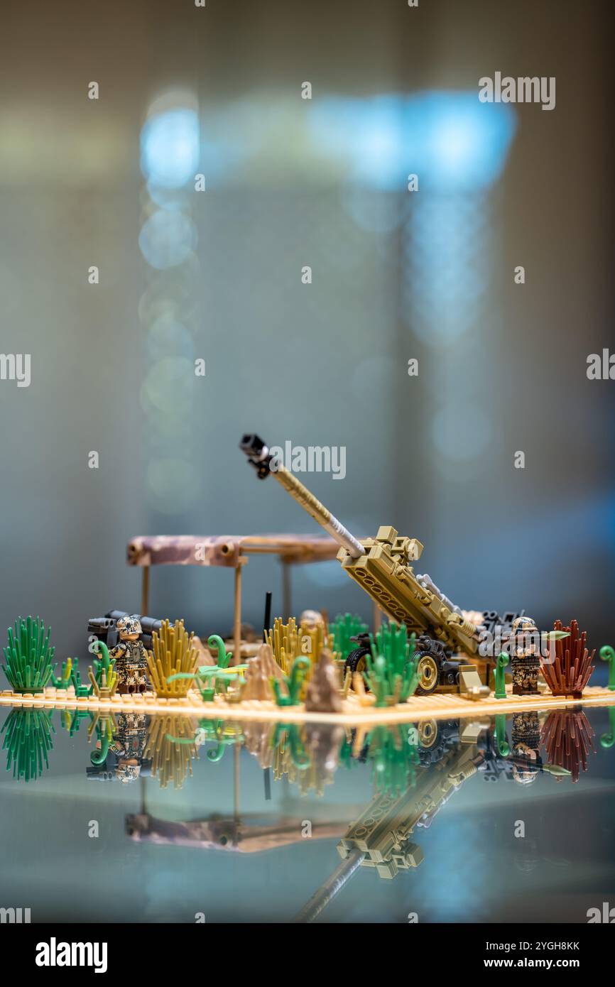 plastic toy model of modern British 155mm M777 howitzer of NATO ...