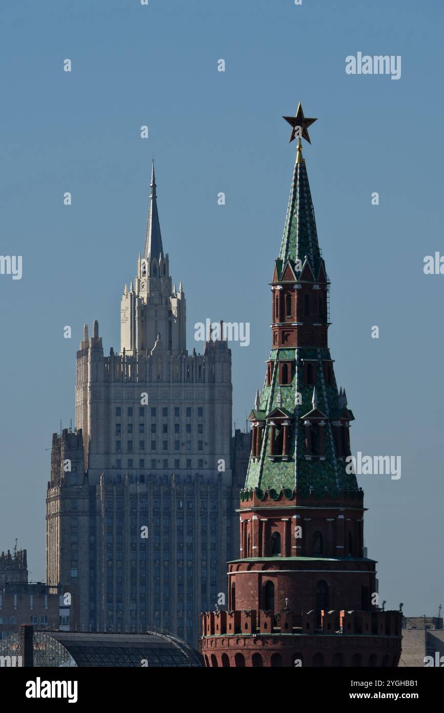 Tower of Moscow Kremlin and Ministry of Foreign Affairs of Russia main ...