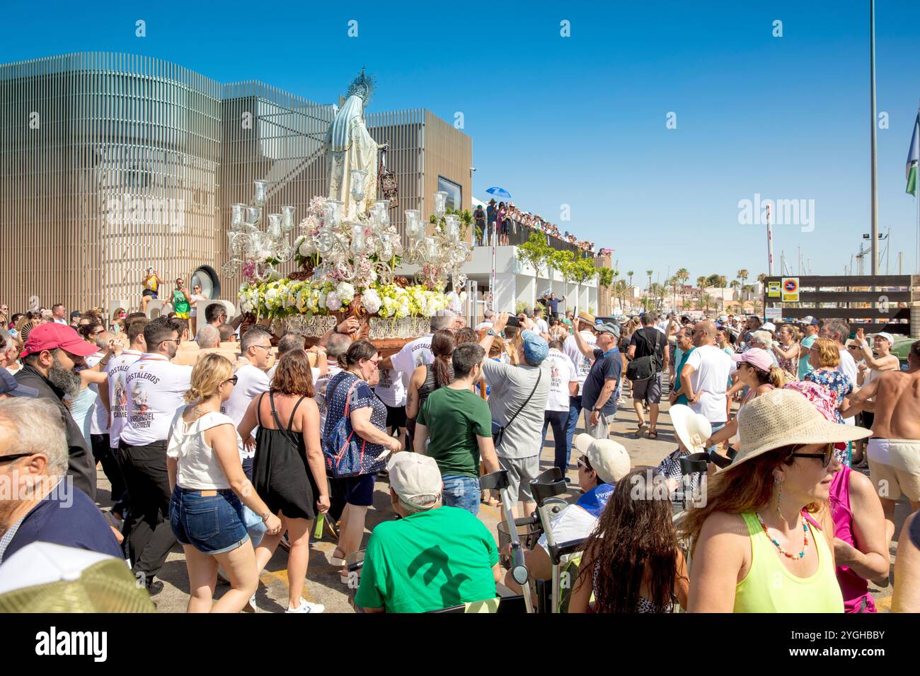 Virgen del Carmen, procession, holy figure, costaleros, tradition ...