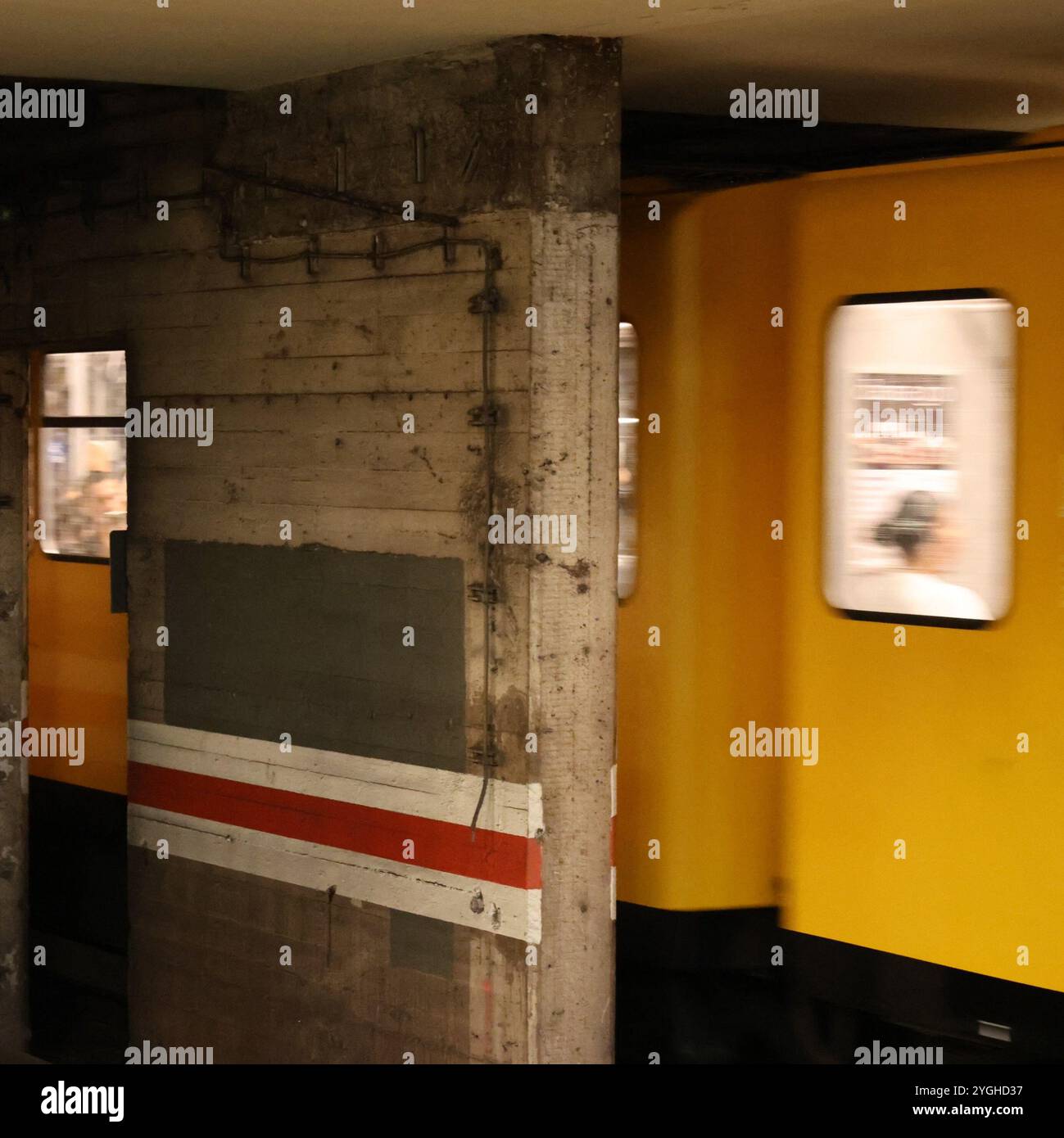 Signal subway hi-res stock photography and images - Alamy