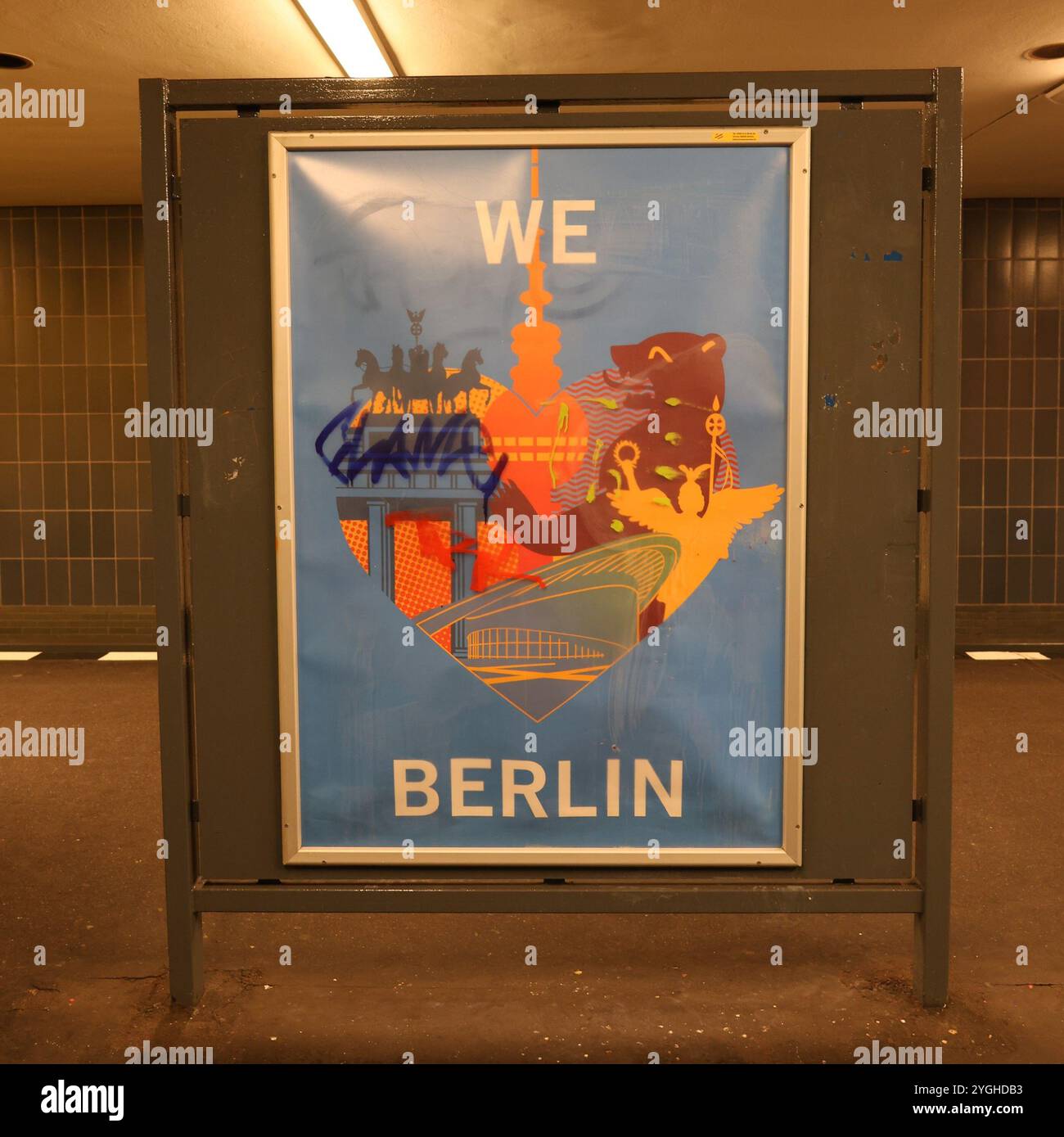 Berlin bear subway hi-res stock photography and images - Alamy