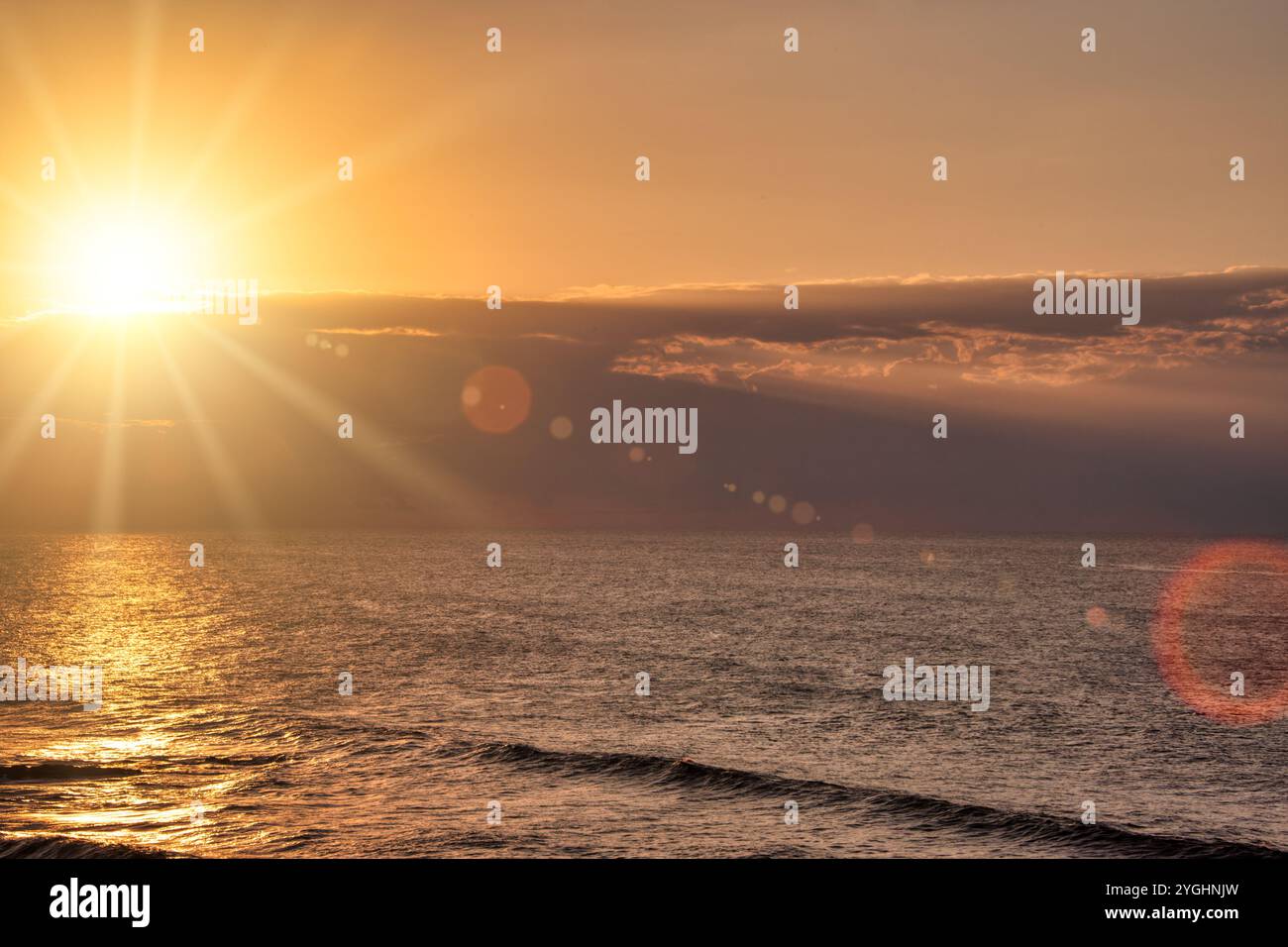 Dramatic gold background hi-res stock photography and images - Alamy