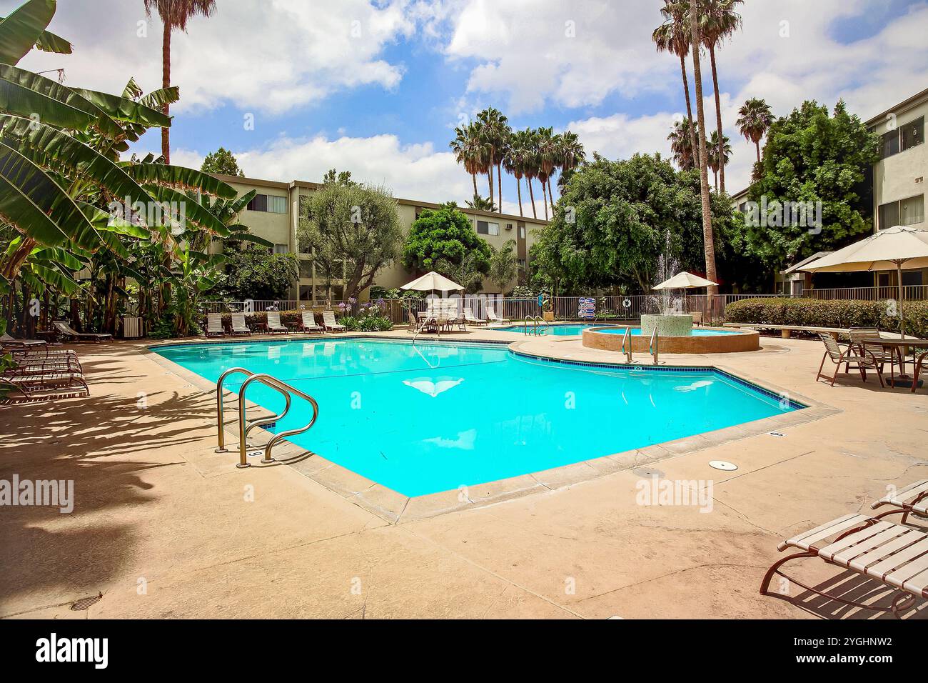 Southern California Apartment Building with pools Stock Photo - Alamy