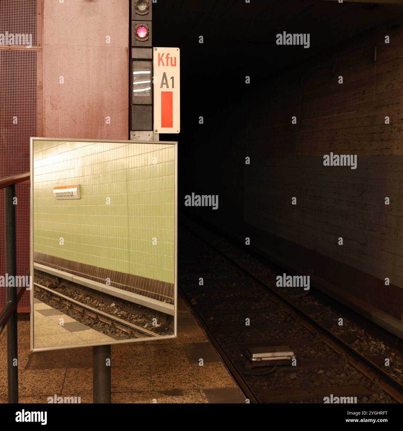 Kurfurstendamm u bahn underground station berlin hi-res stock ...