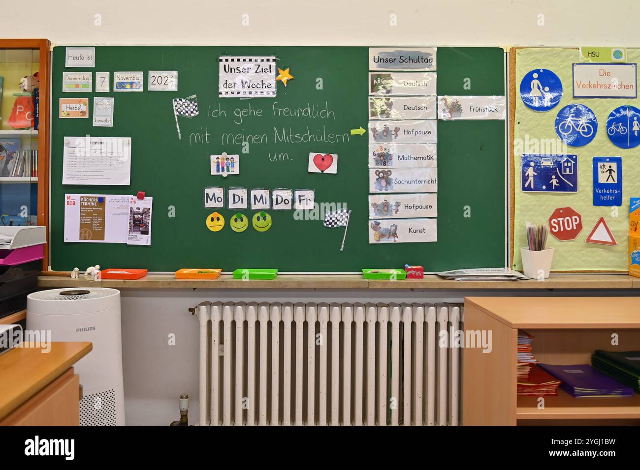 ThemenfotoSchulunterricht an einer Grundschule in Bayern,2.Klasse ...