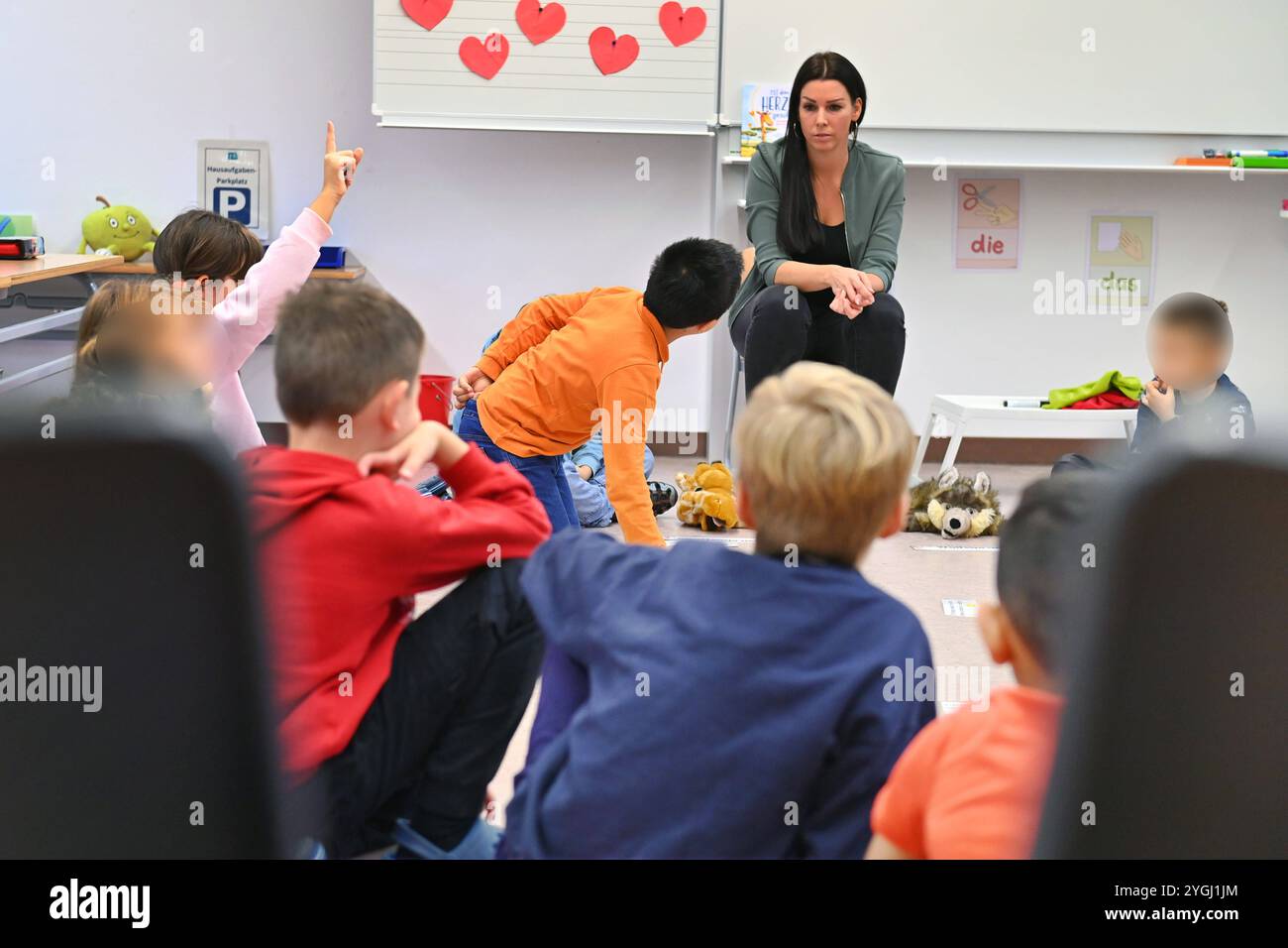 Lehrerin grundschule hi-res stock photography and images - Alamy