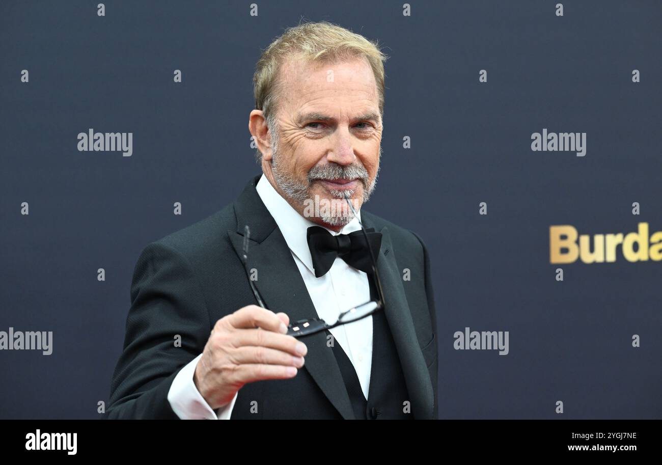 Munich, Germany. 07th Nov, 2024. Kevin Costner comes to the Bambi ...