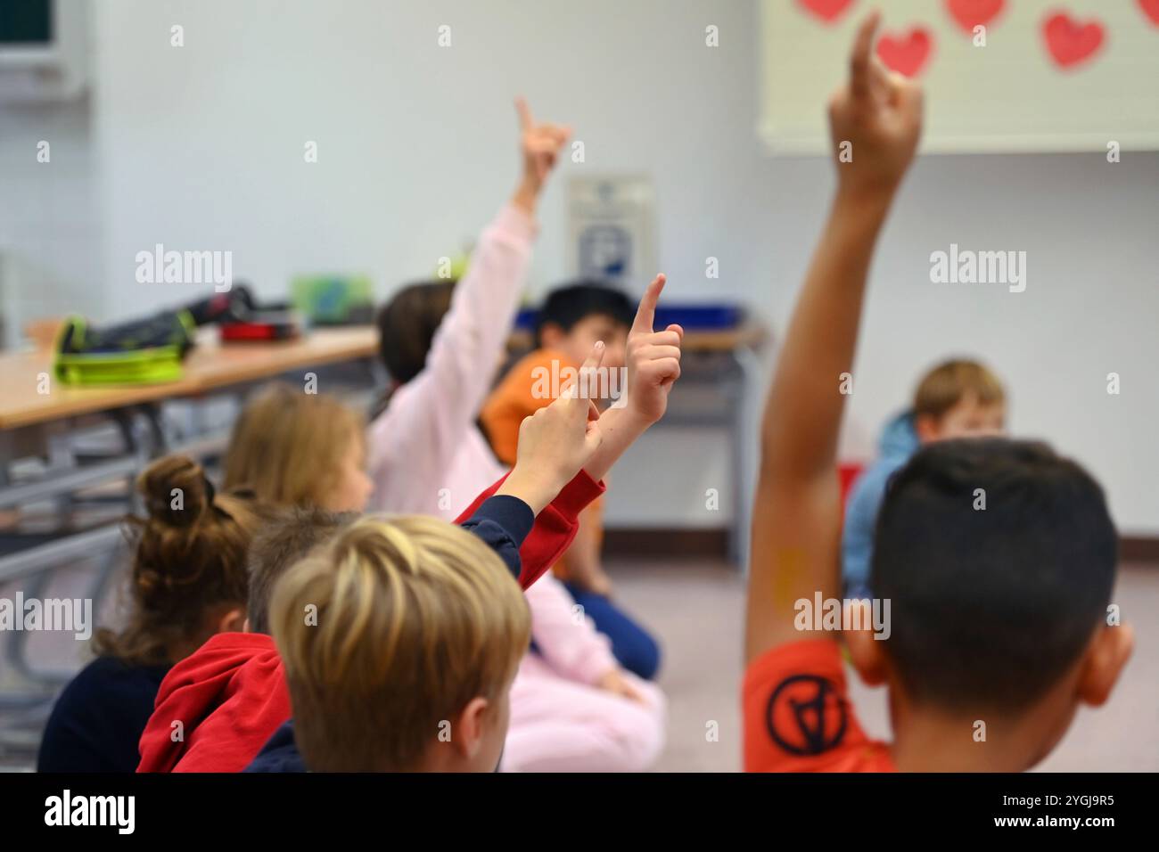 Topic photo; school lesson at a primary school in Bavaria, 2nd grade ...
