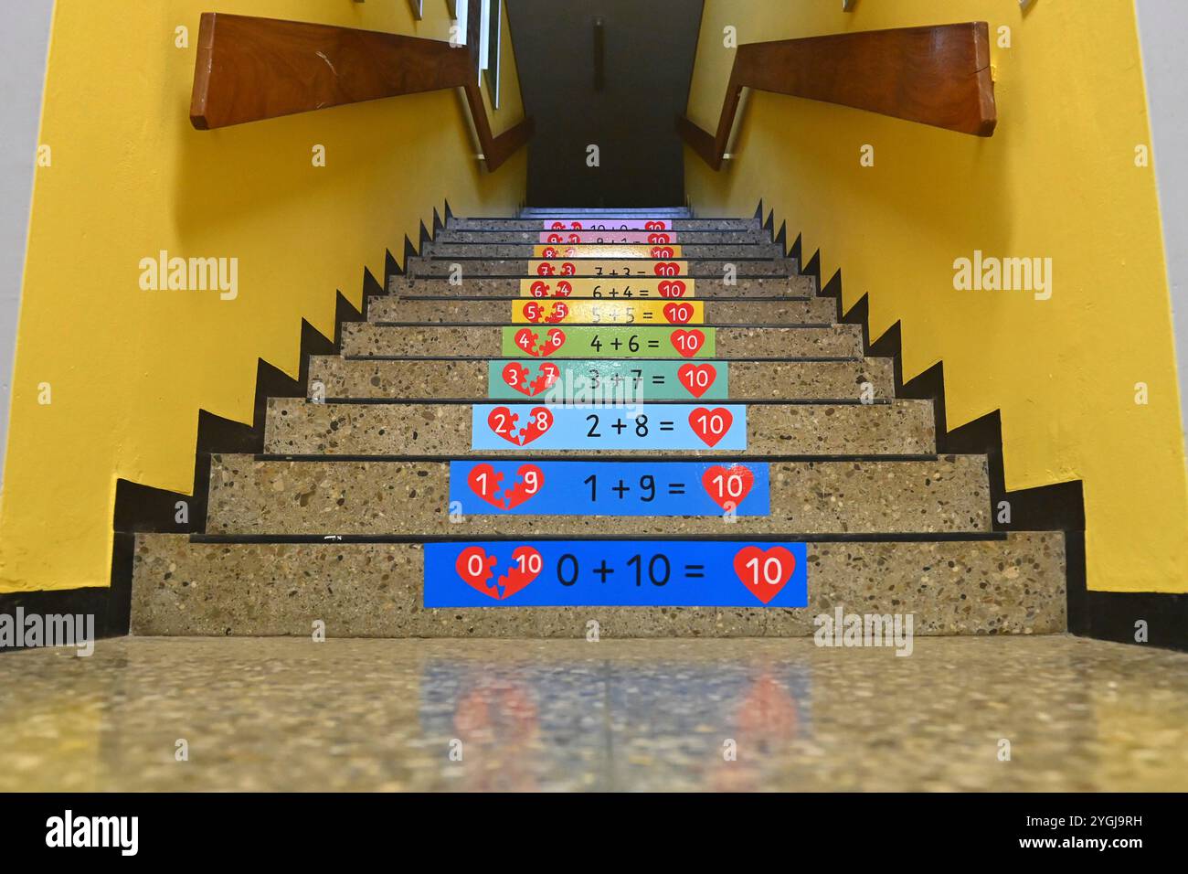 Subject photo; School lesson at a primary school in Bavaria, 2nd grade ...