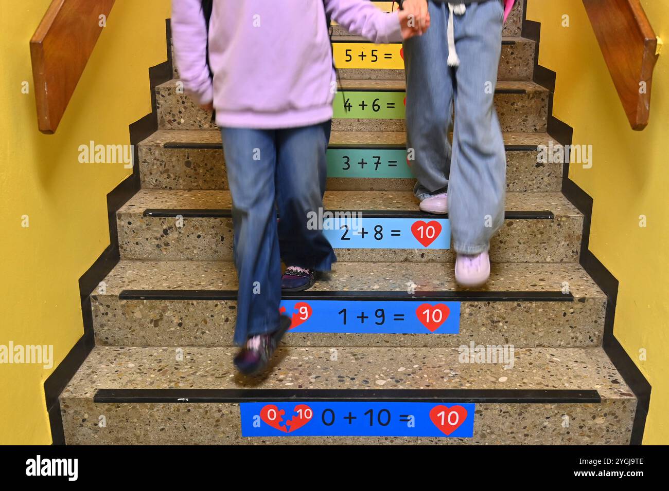 Subject photo; School lessons at a primary school in Bavaria, 2nd grade ...