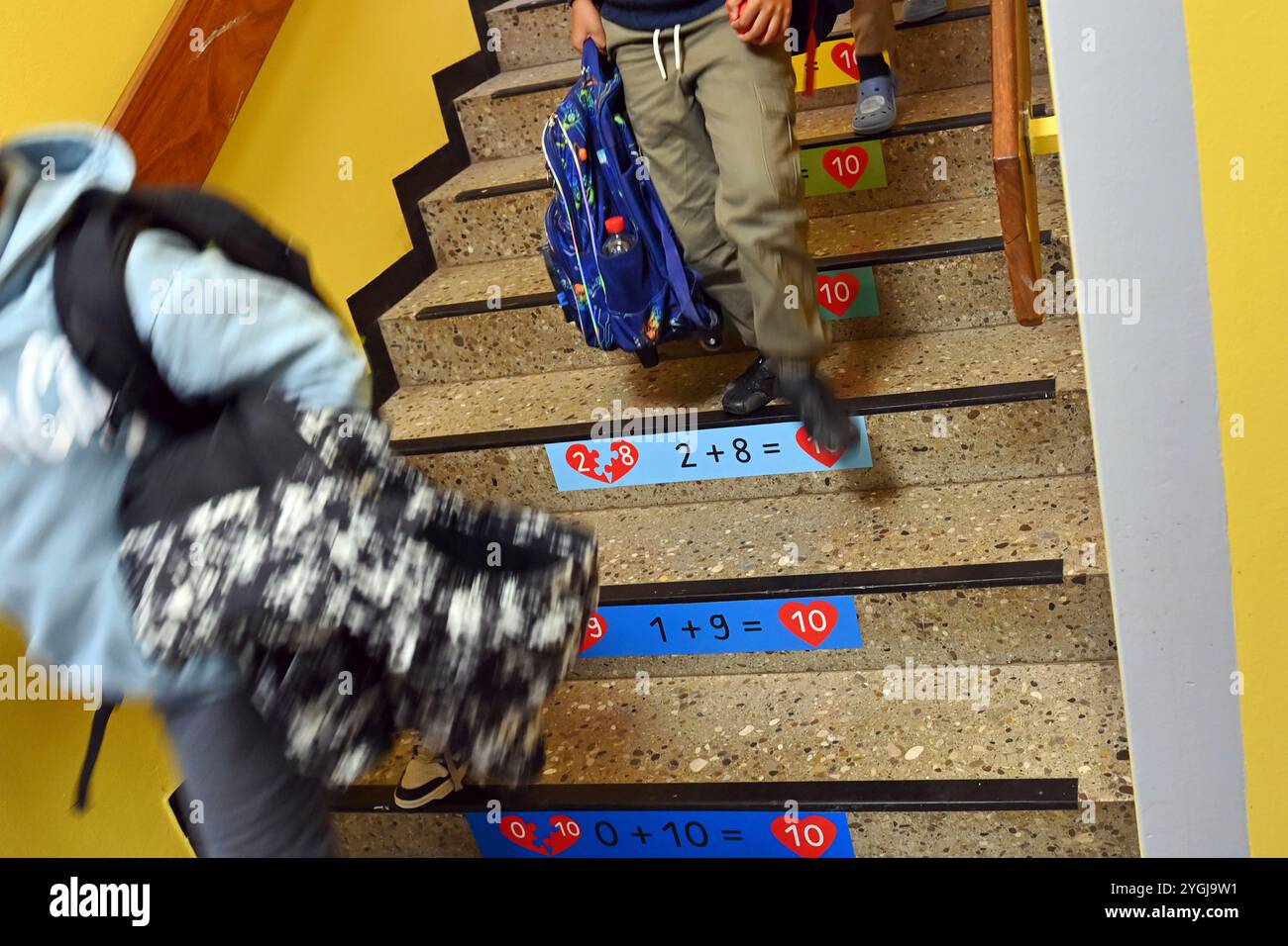 Subject photo; School lessons at a primary school in Bavaria, 2nd grade ...