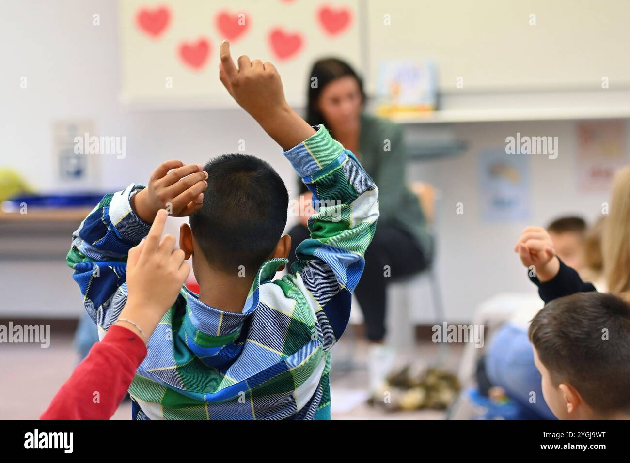 Topic photo; school lesson at a primary school in Bavaria, 2nd grade ...