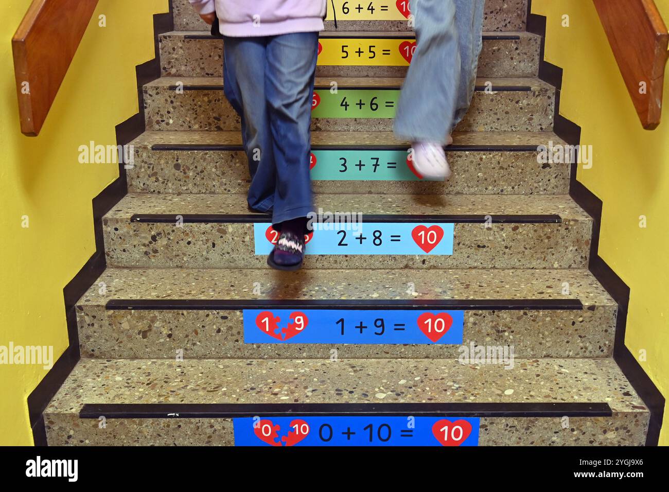 Subject photo; School lessons at a primary school in Bavaria, 2nd grade ...