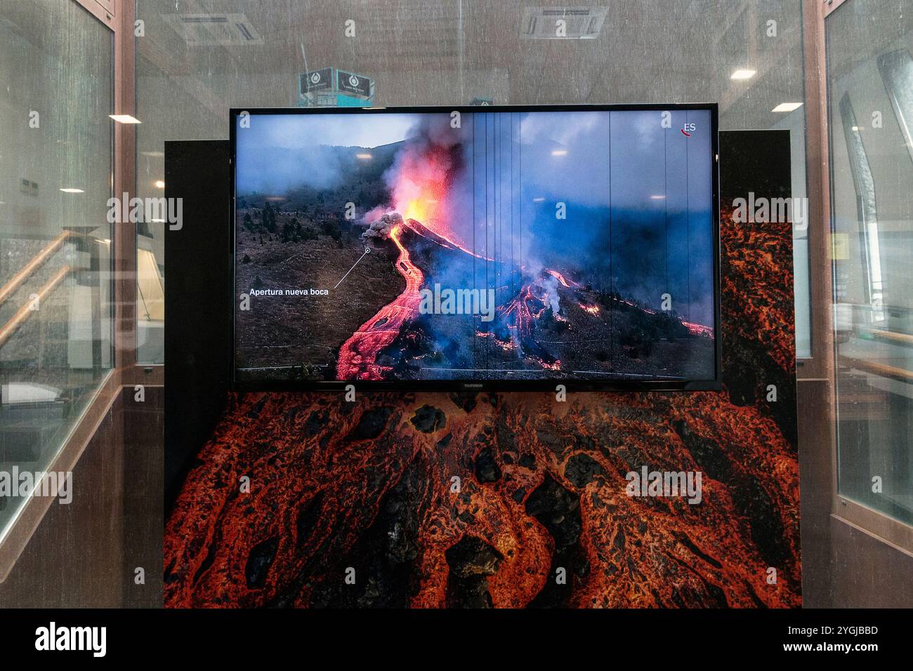 Video volcanic eruption in mountains hi-res stock photography and ...