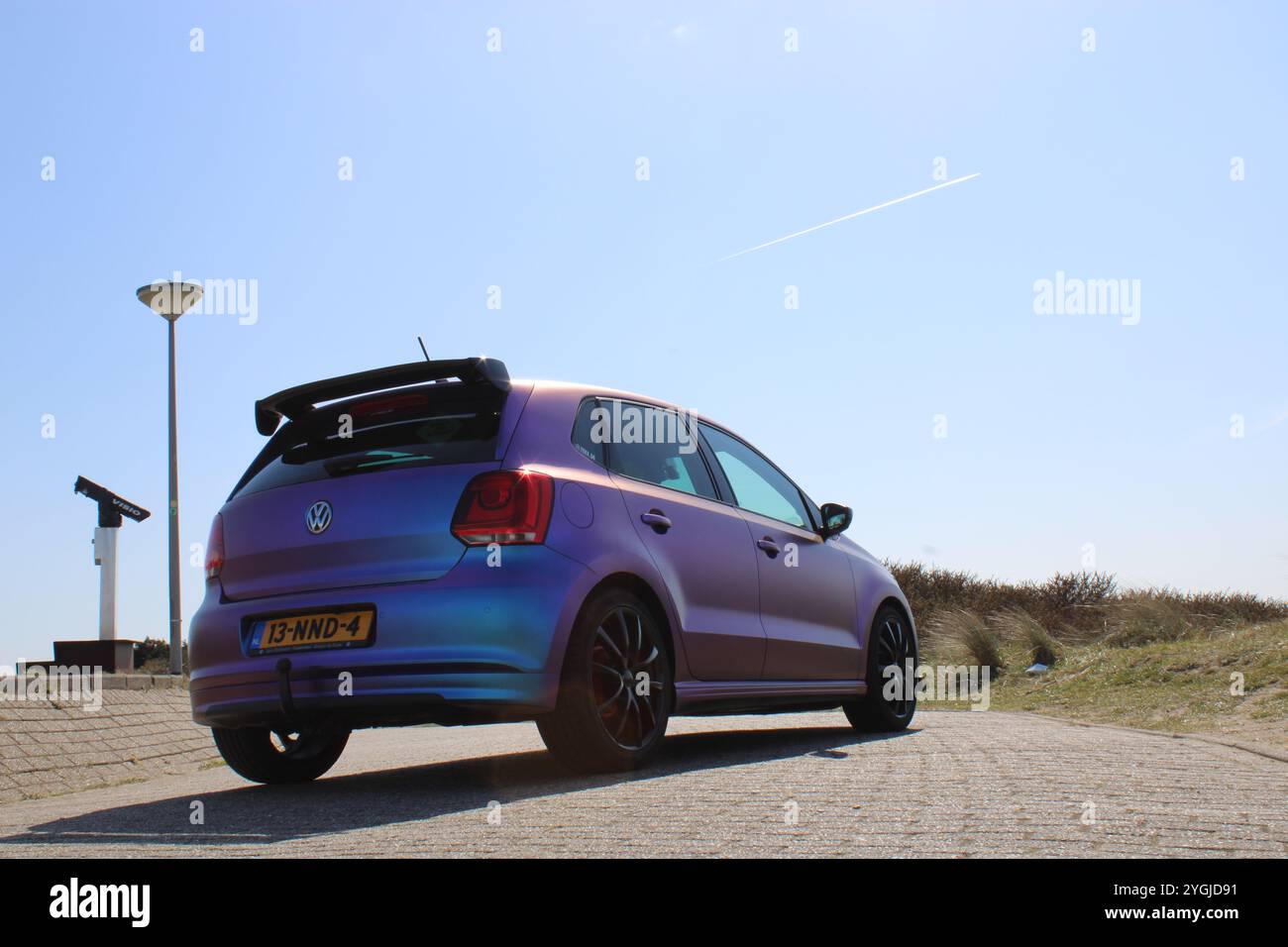 Purple volkswagen hi-res stock photography and images - Alamy