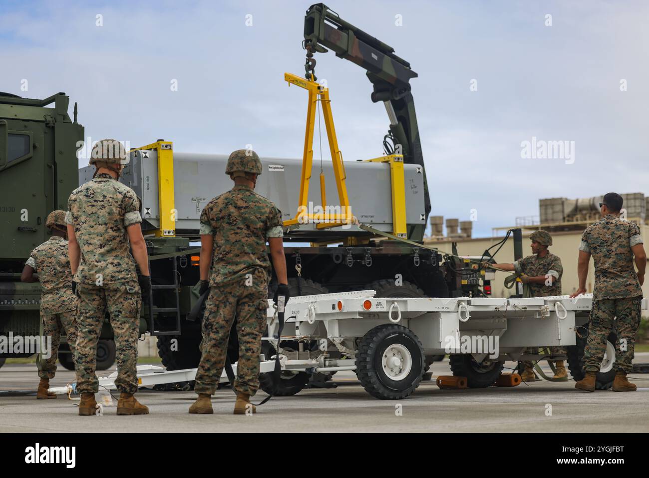 U.S. Marines with 3d Littoral Combat Team, 3d Marine Littoral Regiment ...