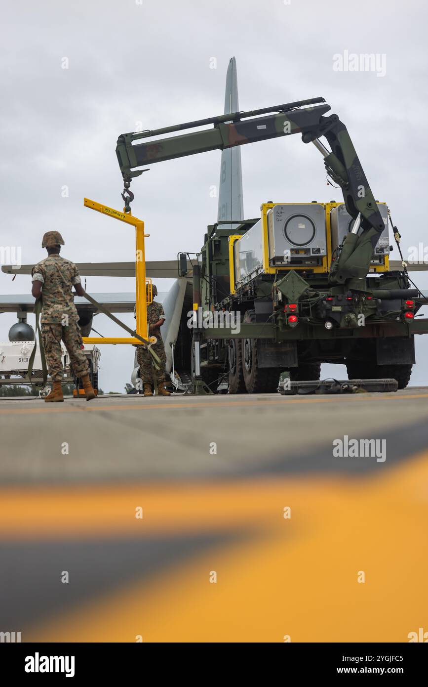 U.S. Marines with 3d Littoral Combat Team, 3d Marine Littoral Regiment ...