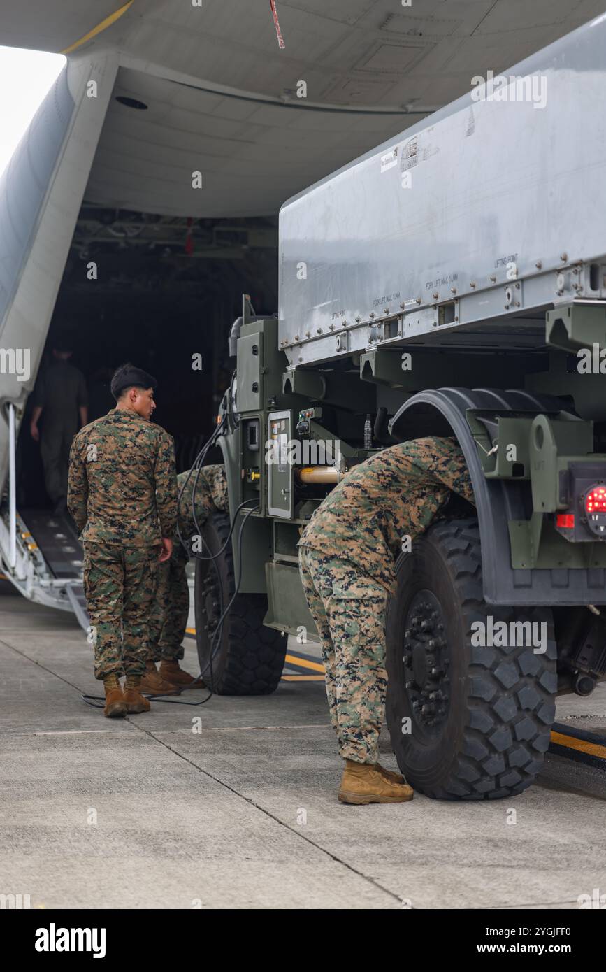 U.S. Marines with 3d Littoral Combat Team, 3d Marine Littoral Regiment ...